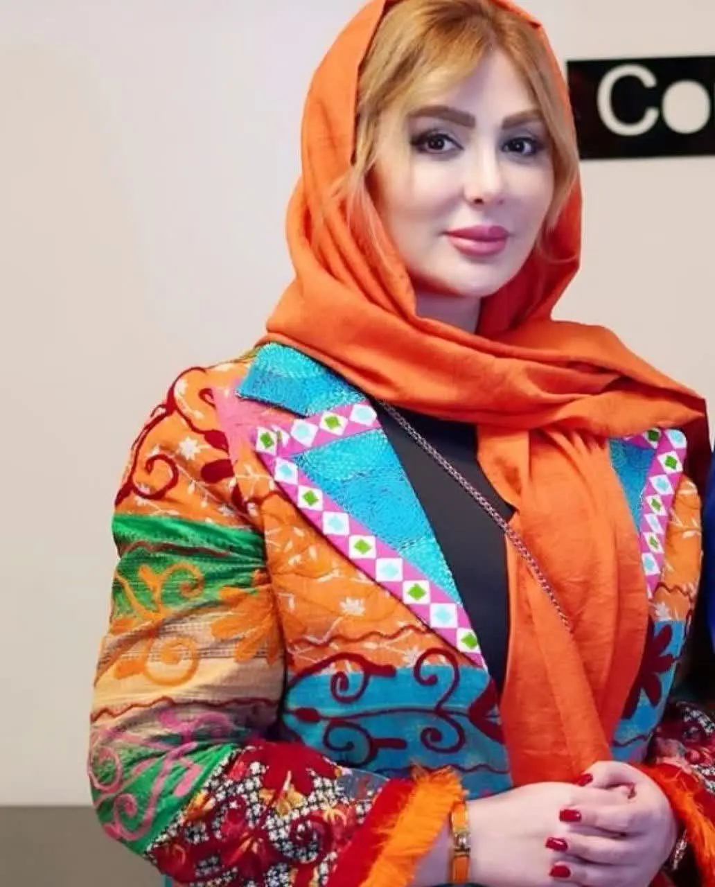 تیپ شاد و جذاب نیوشا ضیغمی را شگفت زده کرد نیوشا ضیغمی با این تیپ دل