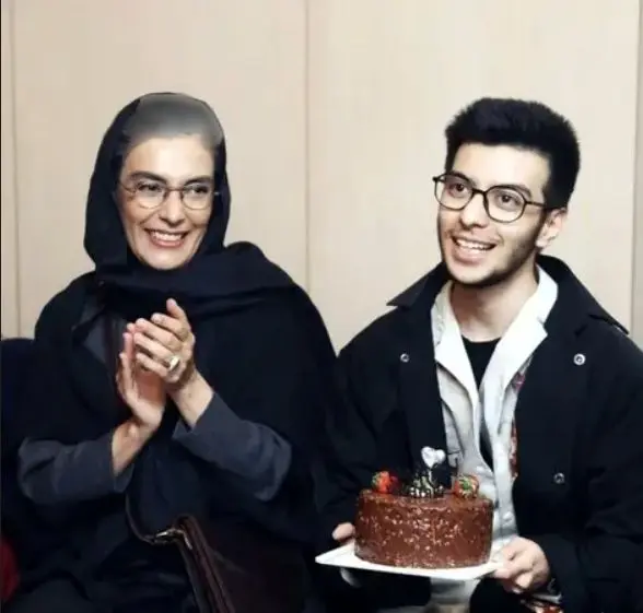یک اتفاق جالب درباره لیلا زارع پسر این بازیگر تغییر جنسیت داده است