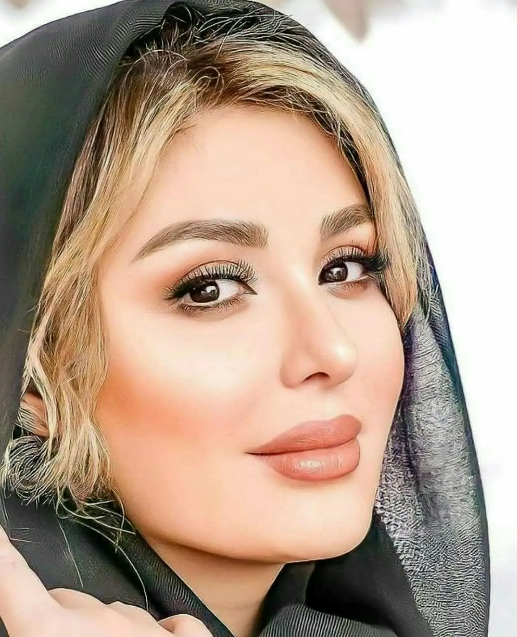 نیوشا ضیغمی خط قرمزها را رد عجیب ترین لباس نیوشا ضیغمی سوژه عکاسان شد